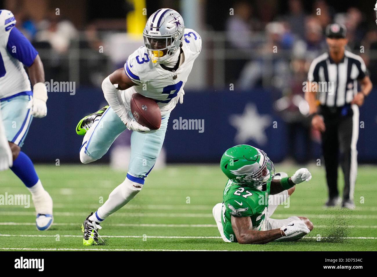 Dallas Cowboys wide receiver George Pickens (3) makes a catch during ...