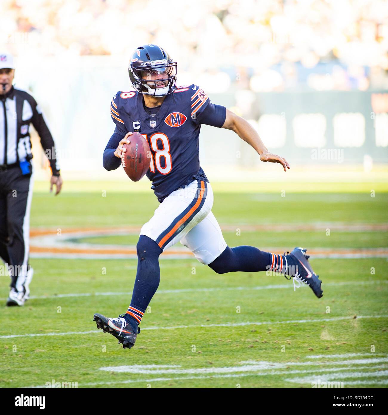 November 23, 2025: Chicago Bears Quarterback Caleb Williams (18) runs ...