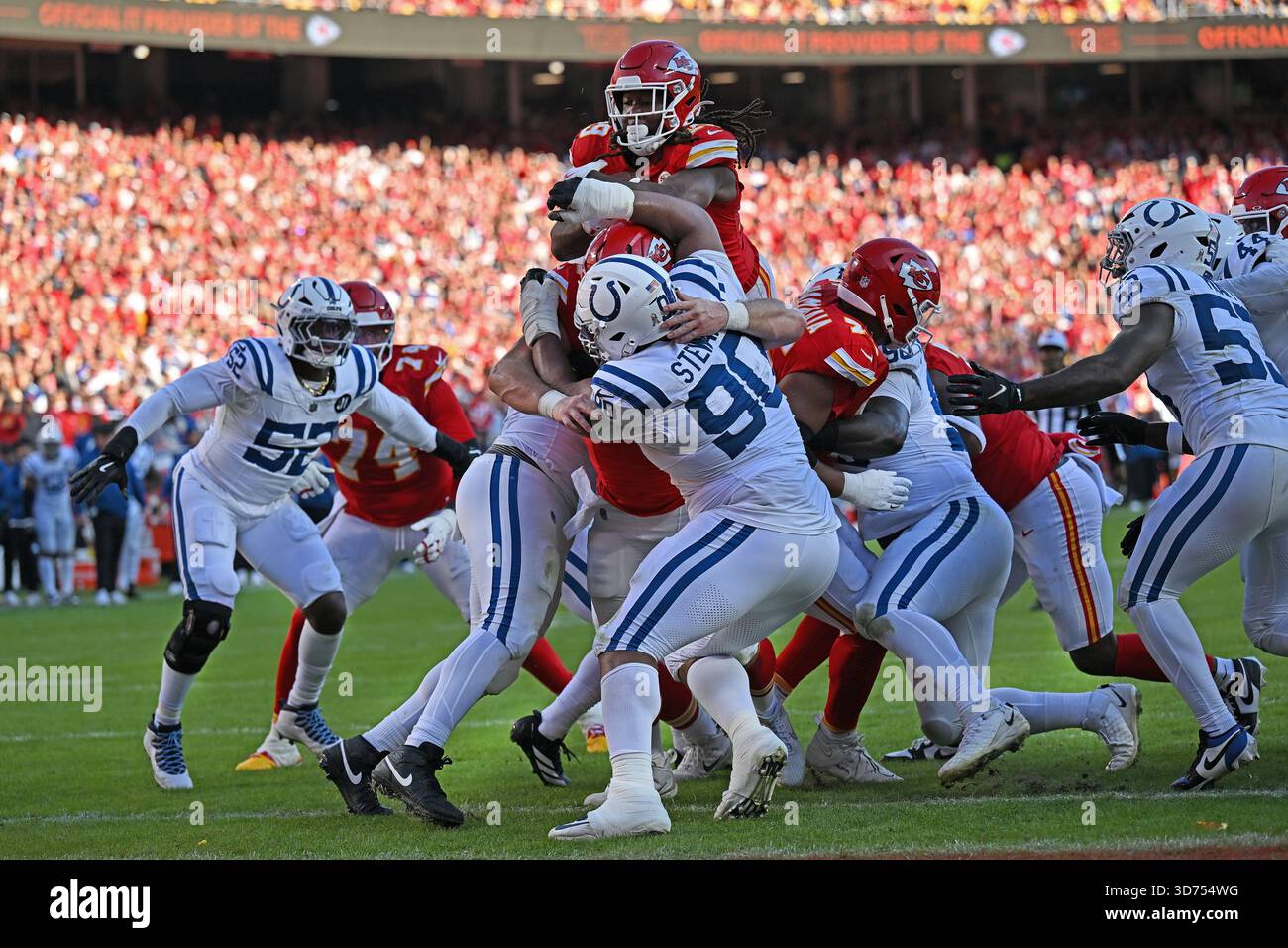 Kansas City Chiefs running back Kareem Hunt (29) dives over ...
