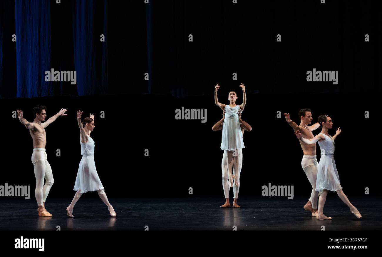 Dancers of Dutch National Ballet perform 'Adagio Hammerklavier ...
