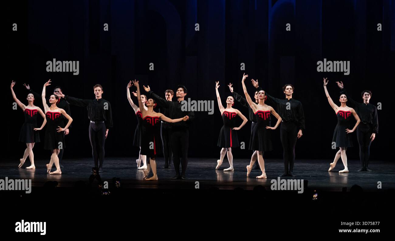 Dancers of Dutch National Ballet bow after performing '5 Tangos ...