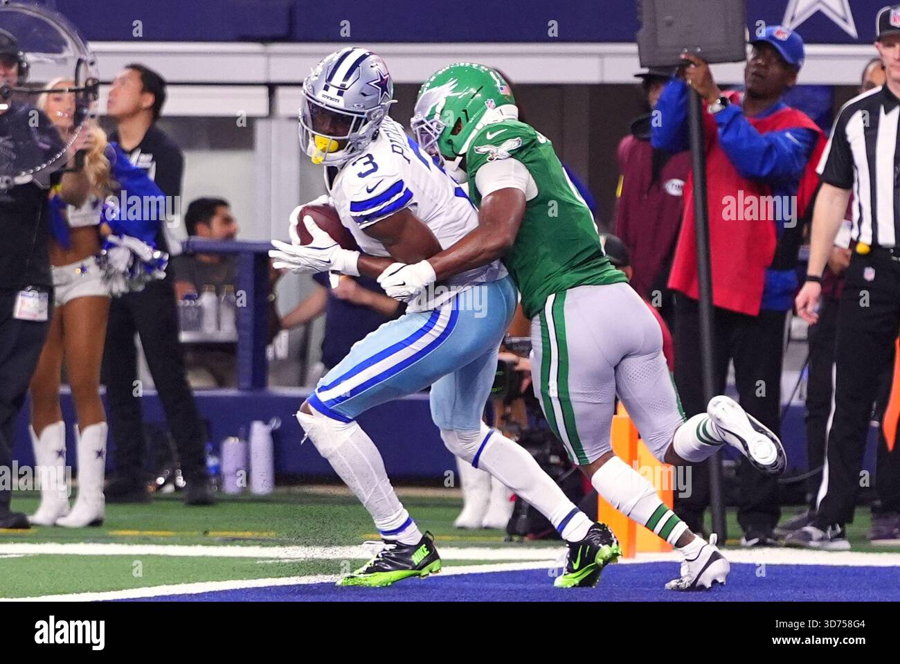 Dallas Cowboys wide receiver George Pickens (3) makes a touchdown catch ...