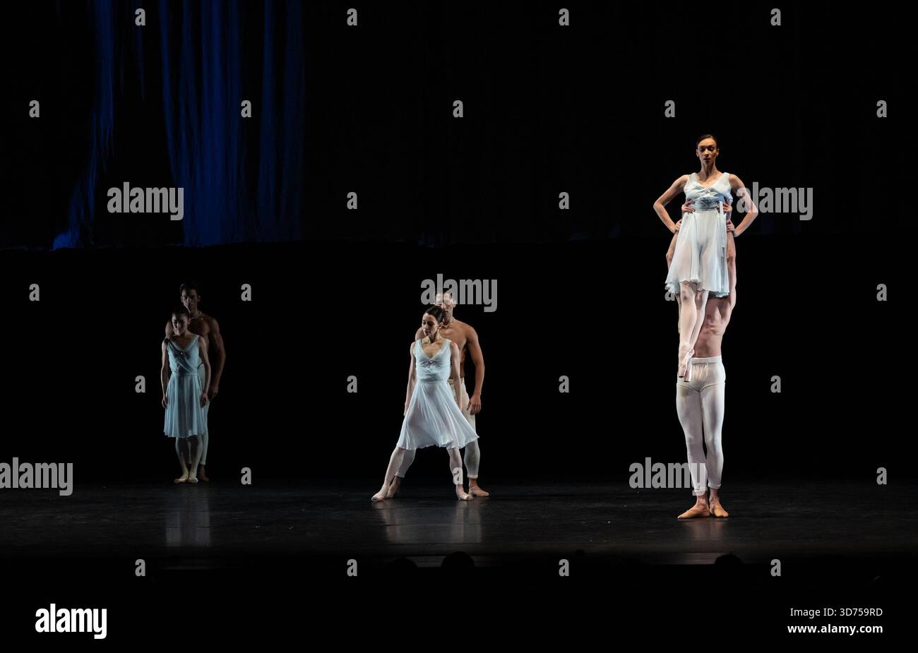 Dancers of Dutch National Ballet perform 'Adagio Hammerklavier ...