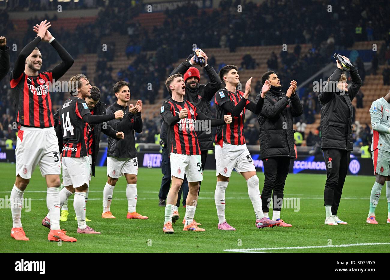 Players of AC Milan celebrate the win during the Serie A match between ...