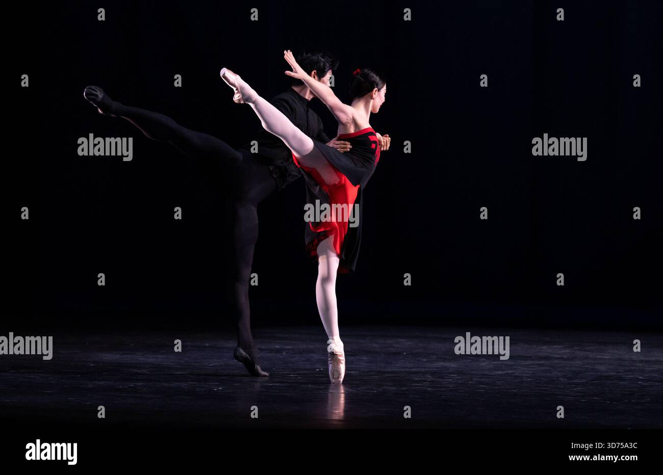 Dancers of Dutch National Ballet perform '5 Tangos' choreographed by ...