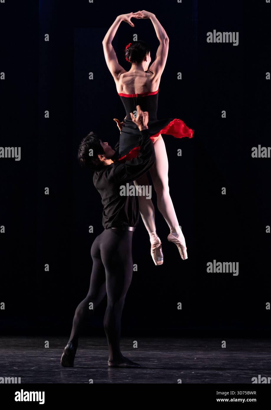 Dancers of Dutch National Ballet perform '5 Tangos' choreographed by ...