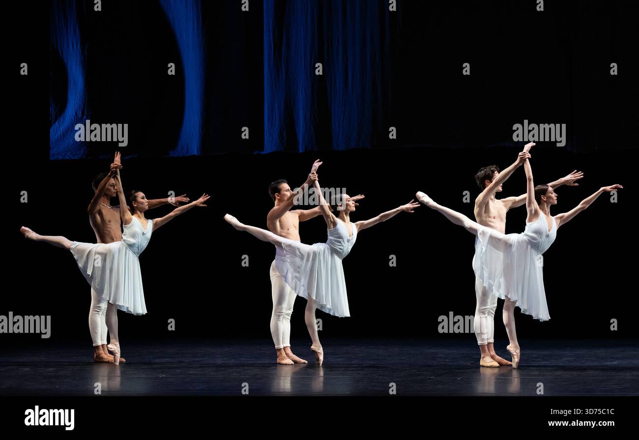 Dancers of Dutch National Ballet perform 'Adagio Hammerklavier ...