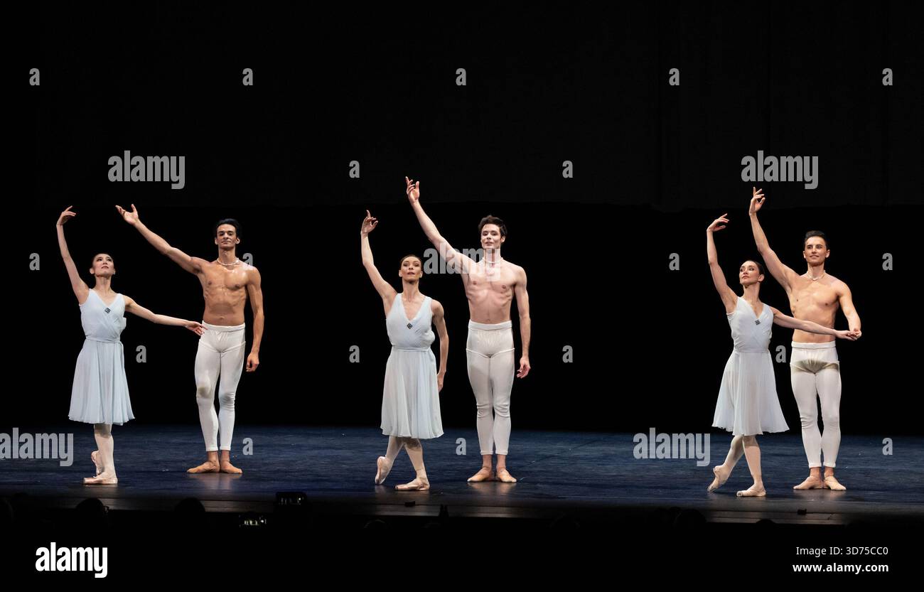 Dancers of Dutch National Ballet bow after performing 'Adagio ...