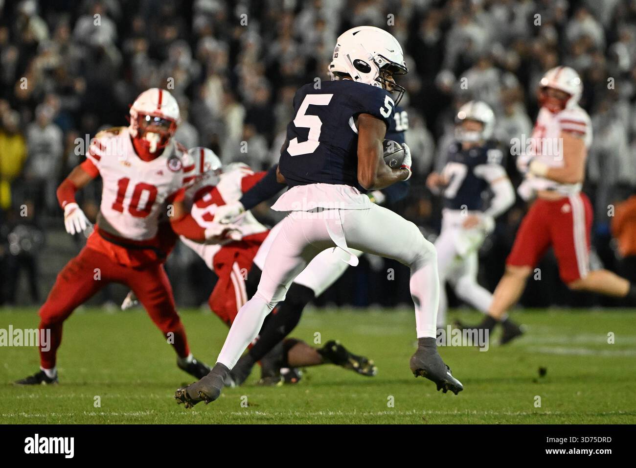 Penn State wide receiver Devonte Ross (5) catches a pass against ...