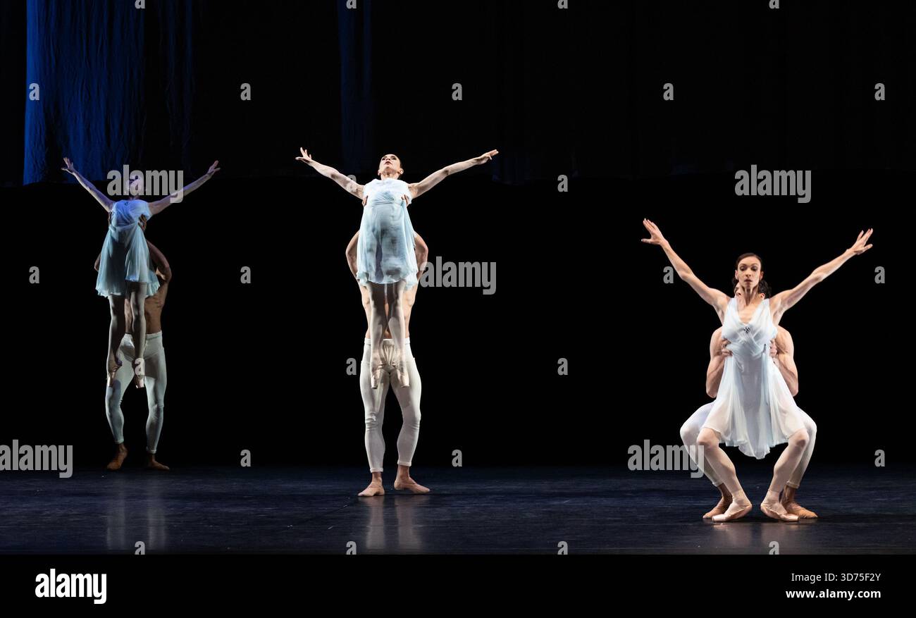 Dancers of Dutch National Ballet perform 'Adagio Hammerklavier ...