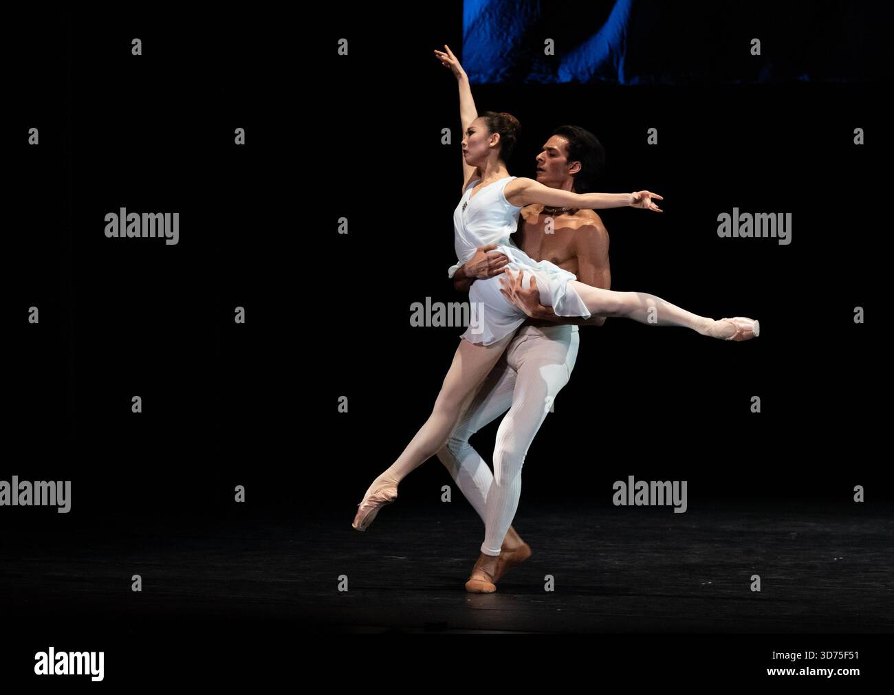 Dancers of Dutch National Ballet perform 'Adagio Hammerklavier ...