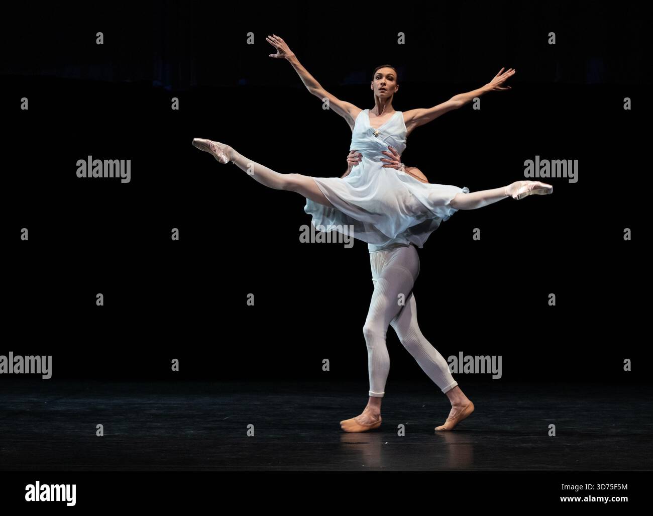 Dancers of Dutch National Ballet perform 'Adagio Hammerklavier ...