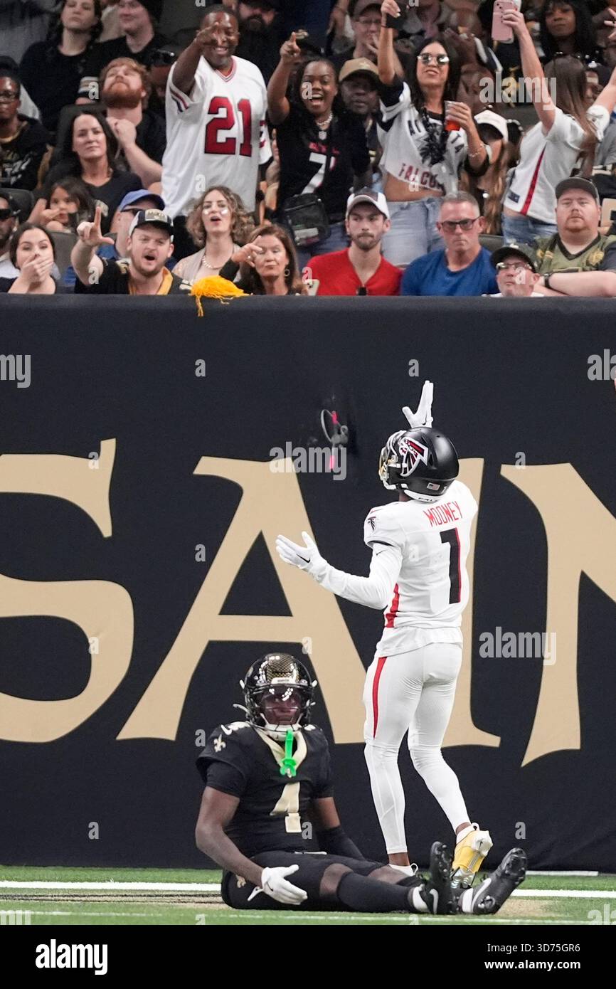 Atlanta Falcons wide receiver Darnell Mooney (1) celebrates a touchdown ...