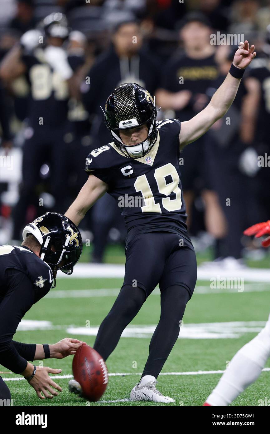 New Orleans Saints place kicker Blake Grupe (19) kicks a field goal ...