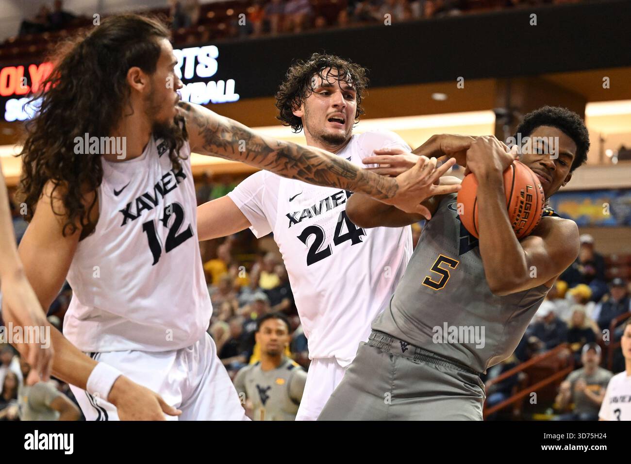 November 23, 2025; DJ Thomas (5) of the West Virginia Mountaineers ...