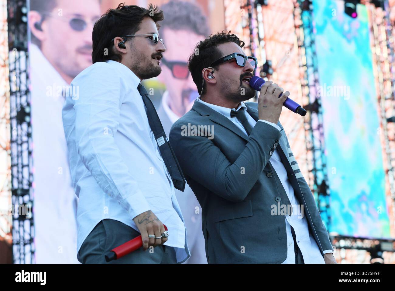 Venezuelan brothers Mau and Ricky perform during the Coca-Cola Flow ...