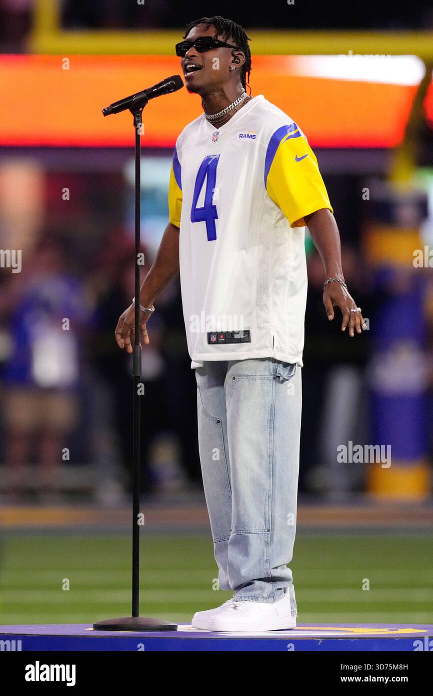 American singer Lucky Daye sings the national anthem before an NFL ...