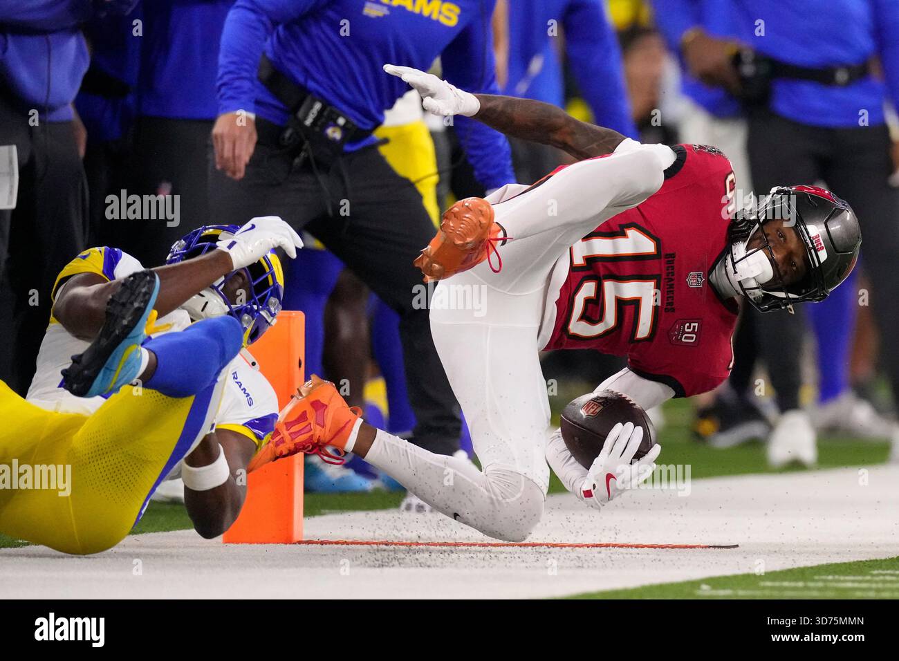 Los Angeles Rams safety Kamren Kinchens tackles Tampa Bay Buccaneers ...