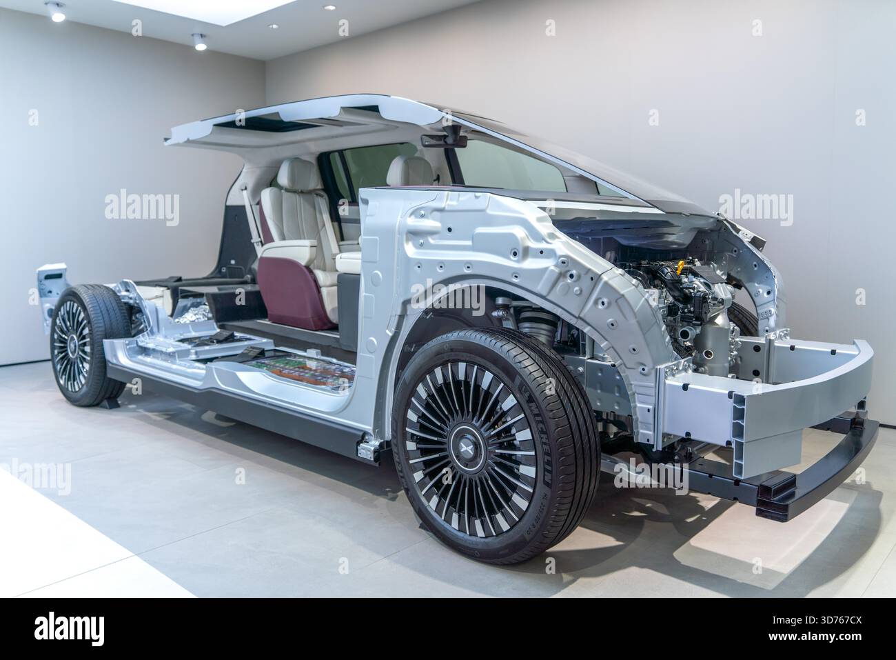 XPeng X9 Power X cars make debut at the 23rd Guangzhou International ...