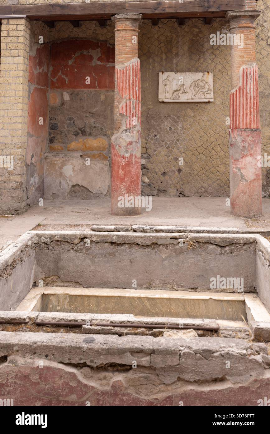 La casa del rilievo di telefo hi-res stock photography and images - Alamy