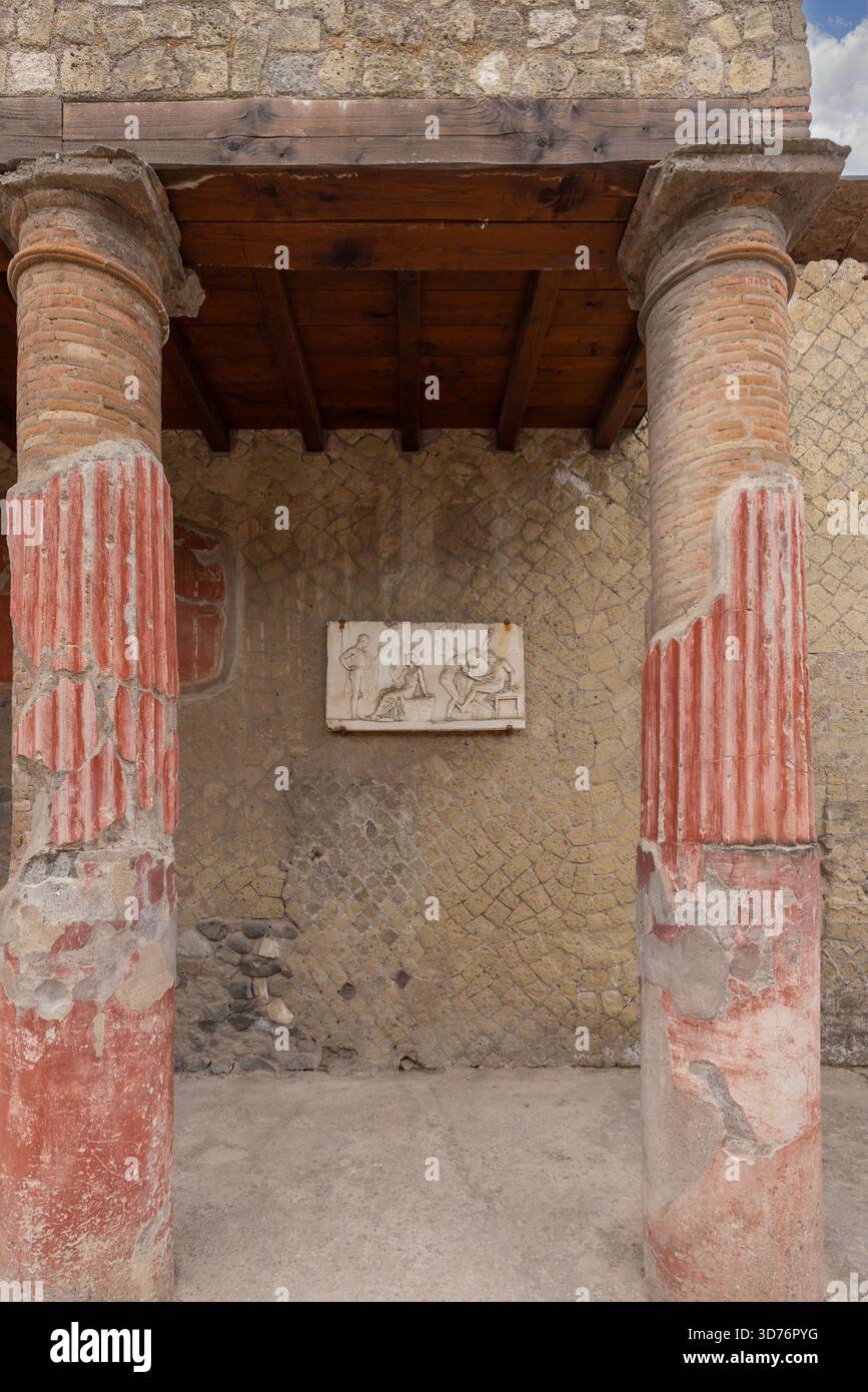 La casa del rilievo di telefo hi-res stock photography and images - Alamy