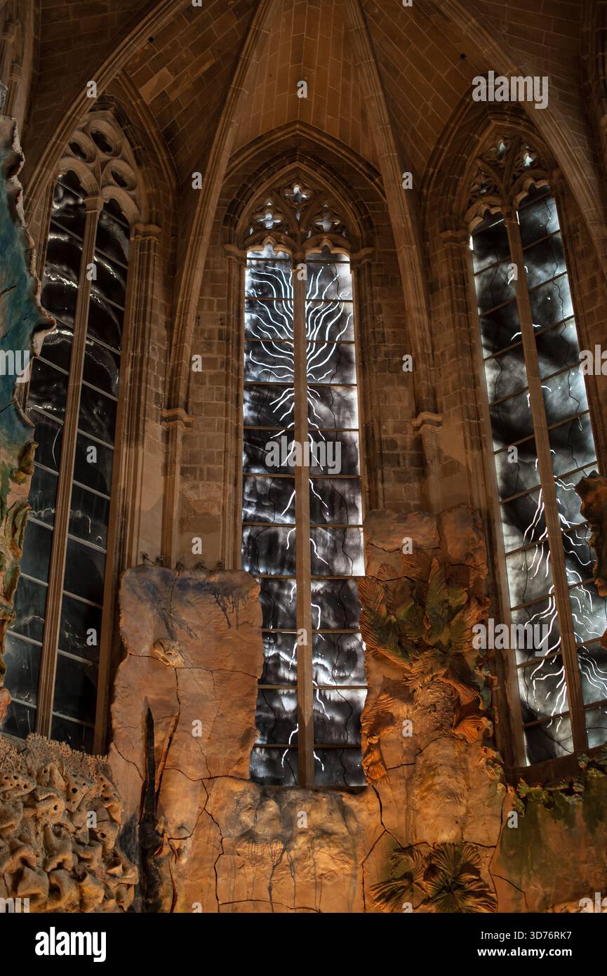 Gothic architecture inside la hi-res stock photography and images - Alamy