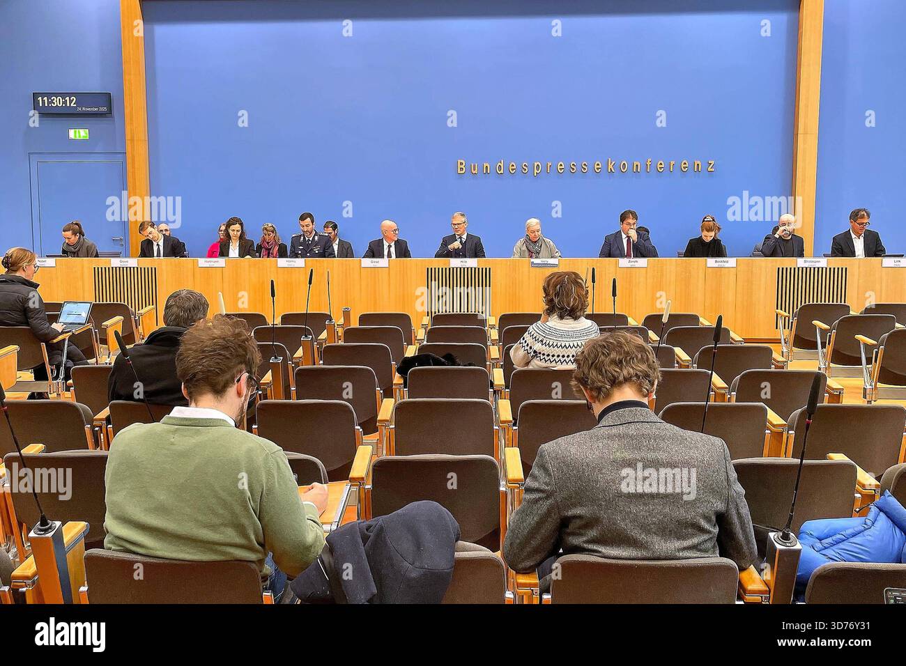 Berlin, Deutschland, 24.11.2025: Bundespressekonferenz ...