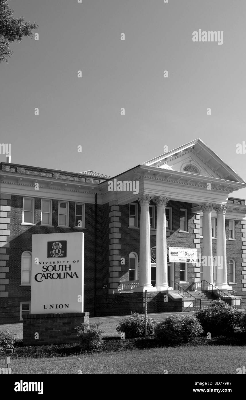 Black and white view of USC Union exterior and campus sign in Union ...