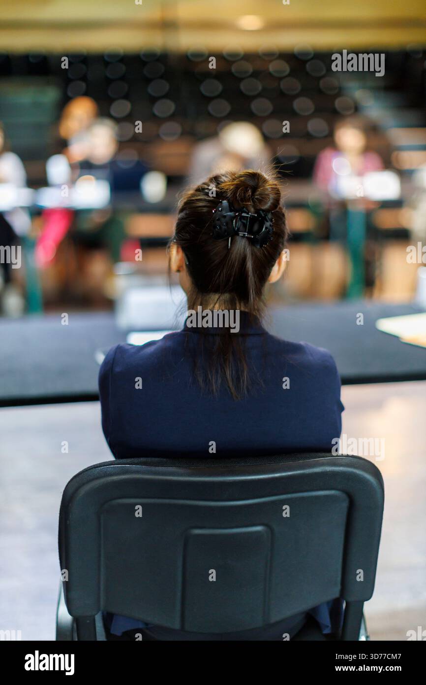 Conference speaker side view hi-res stock photography and images - Alamy