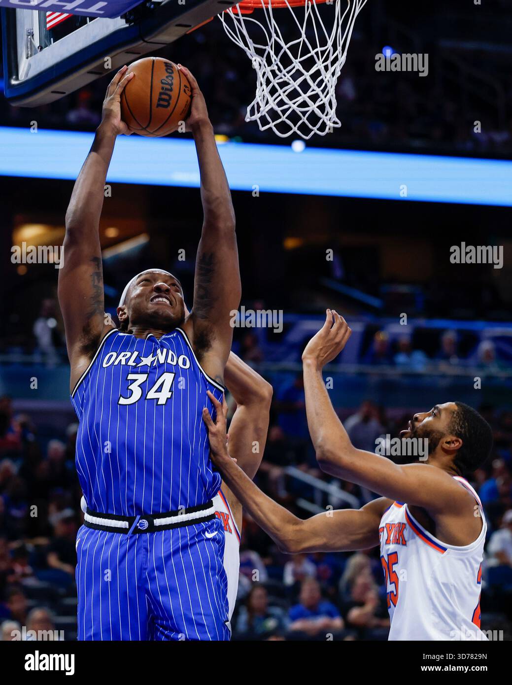 Orlando Magic center Wendell Carter Jr. (34) shoots the ball over New ...