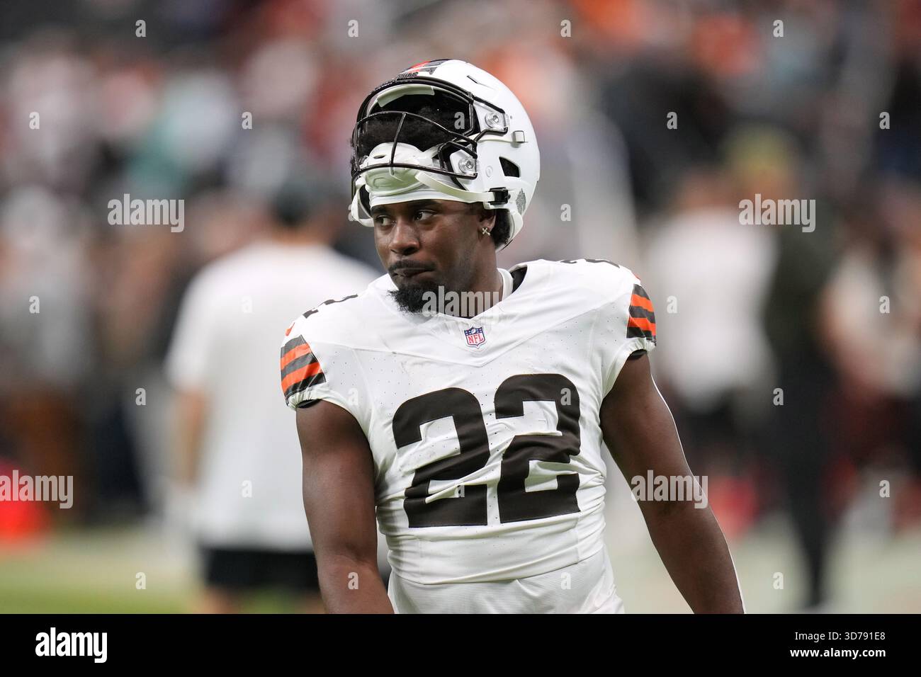 Cleveland Browns running back Dylan Sampson (22) before an NFL football ...