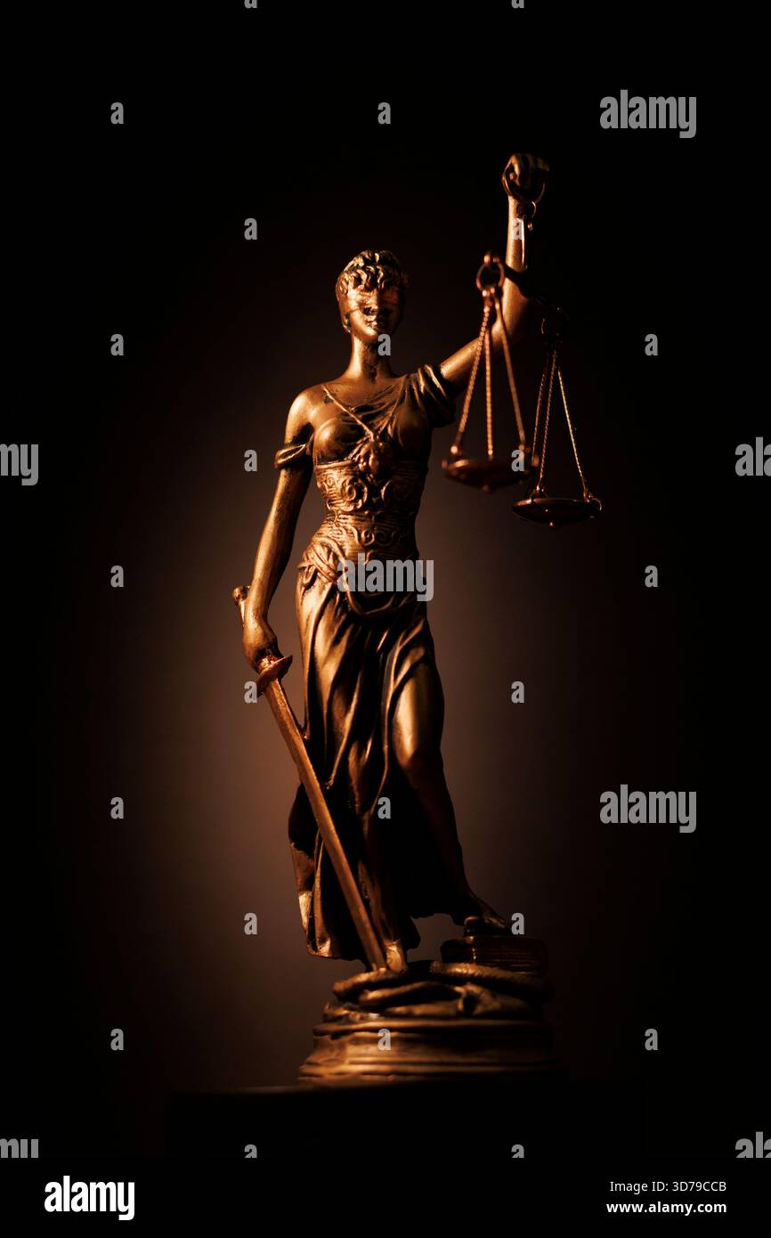 Judiciary symbol lady justice hi-res stock photography and images - Alamy