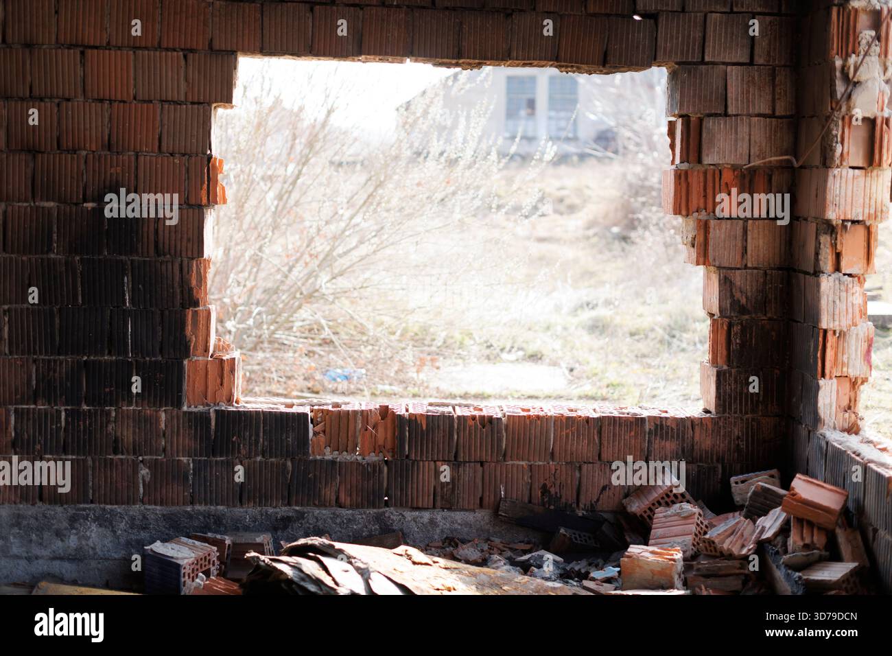 Destroyed building after fire hi-res stock photography and images - Alamy