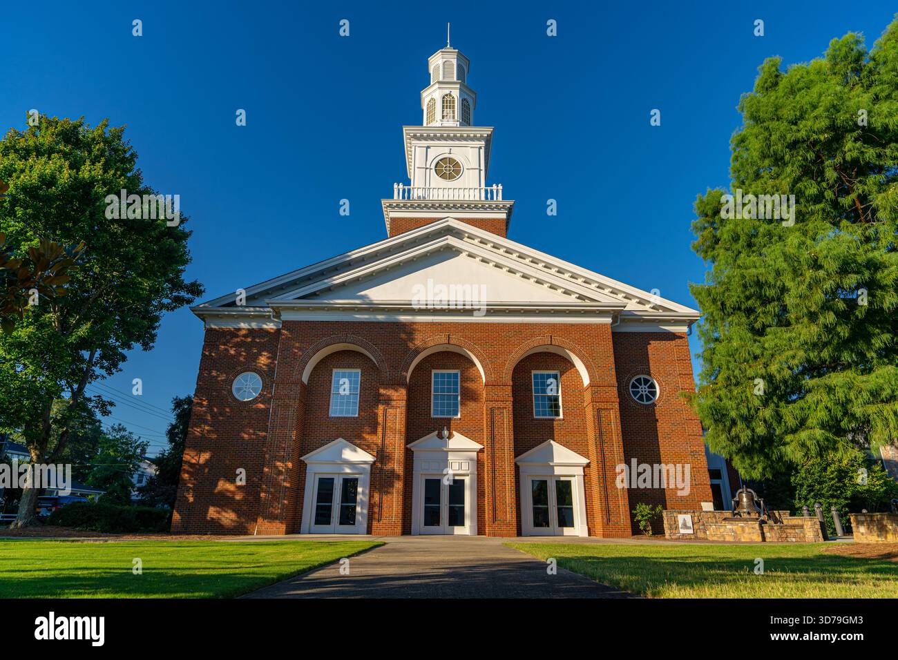 Apex Baptist Church Exterior Front Entrance Building Architecture At ...
