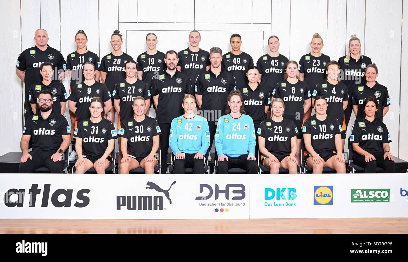 24 November 2025, Baden-Württemberg, Ludwigsburg: Handball: Women's ...