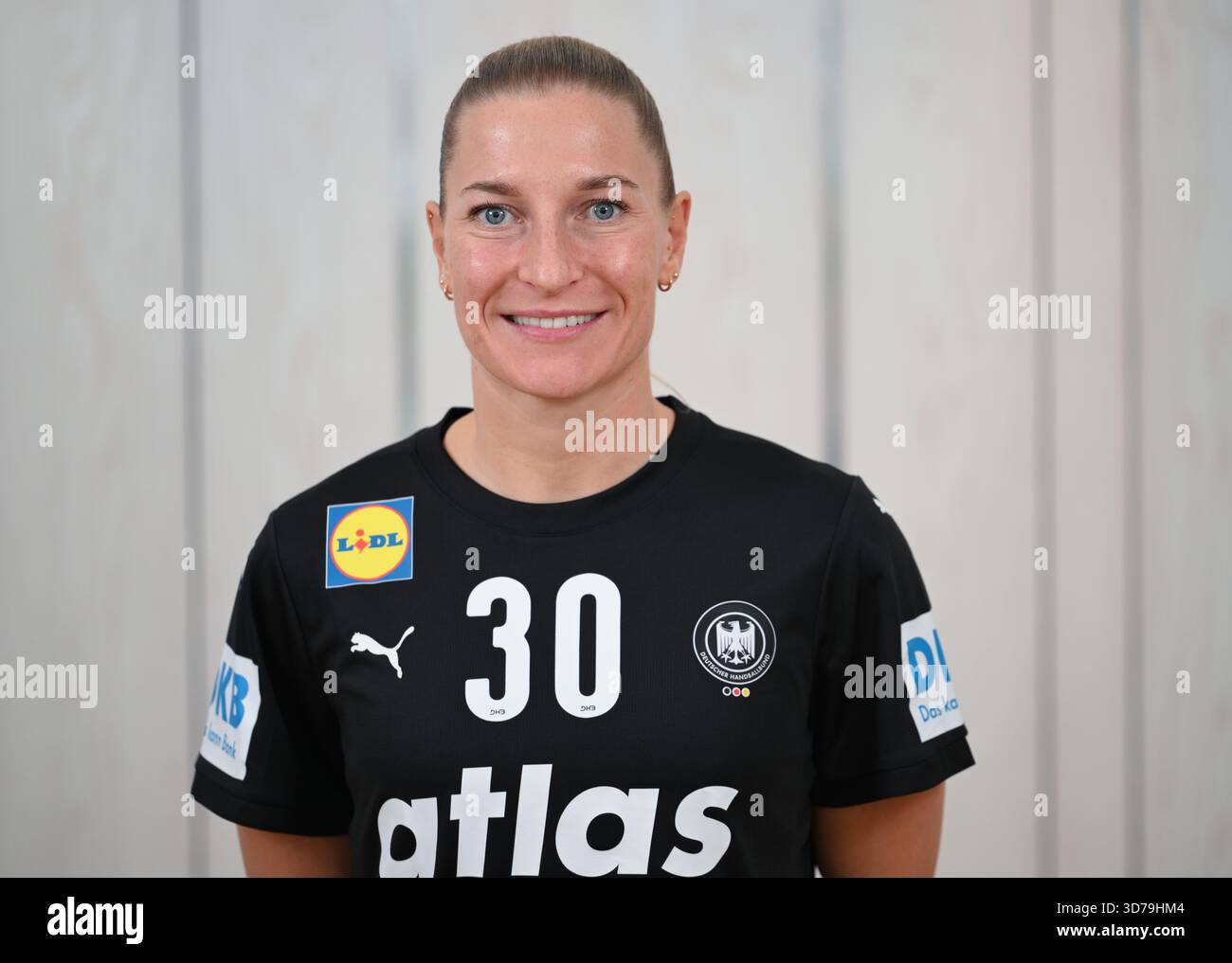 24 November 2025, Baden-Württemberg, Ludwigsburg: Handball: Women's ...