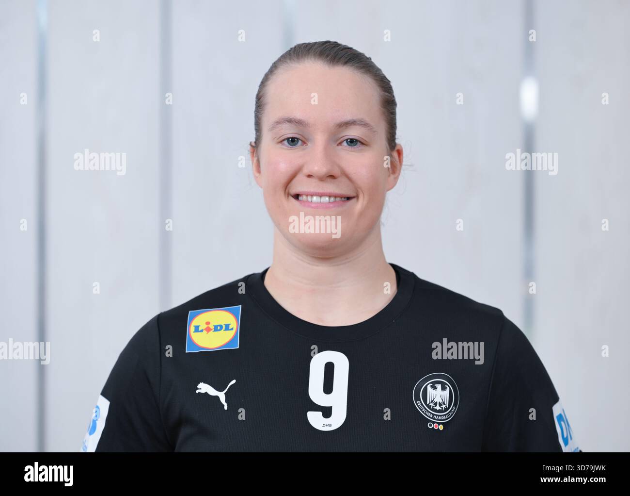 24 November 2025, Baden-Württemberg, Ludwigsburg: Handball: Women's ...