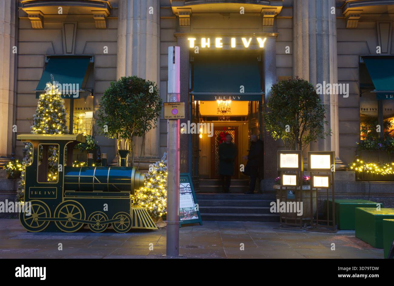 The Ivy on Castle Street, Liverpool, decorated for Christmas with ...