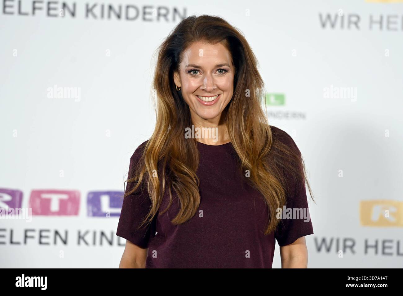 Elena BRUHN, Moderatorin, Portraet, Porträt, Portrait, Angeschnittenes Einzelbild, Einzelmotiv ...