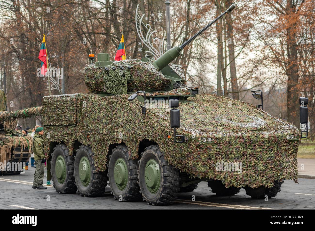 Lithuanian soldiers in camouflage hi-res stock photography and images ...