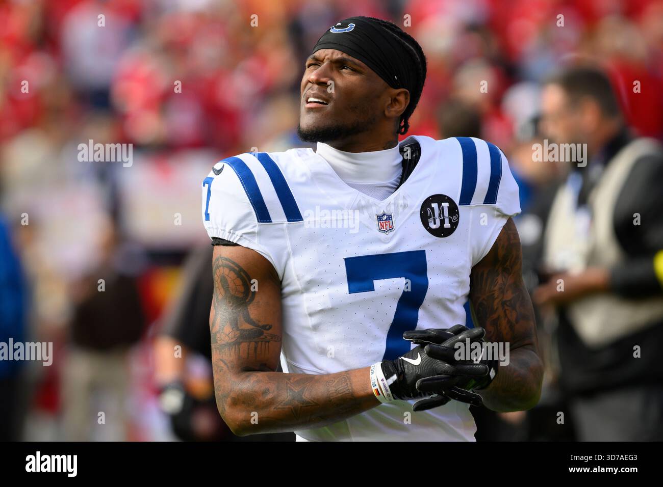 Indianapolis Colts cornerback Charvarius Ward looks to the scoreboard ...
