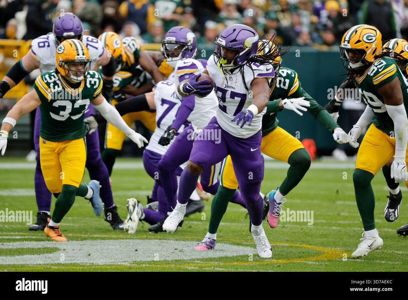 Minnesota Vikings running back Jordan Mason (27) during an NFL football ...