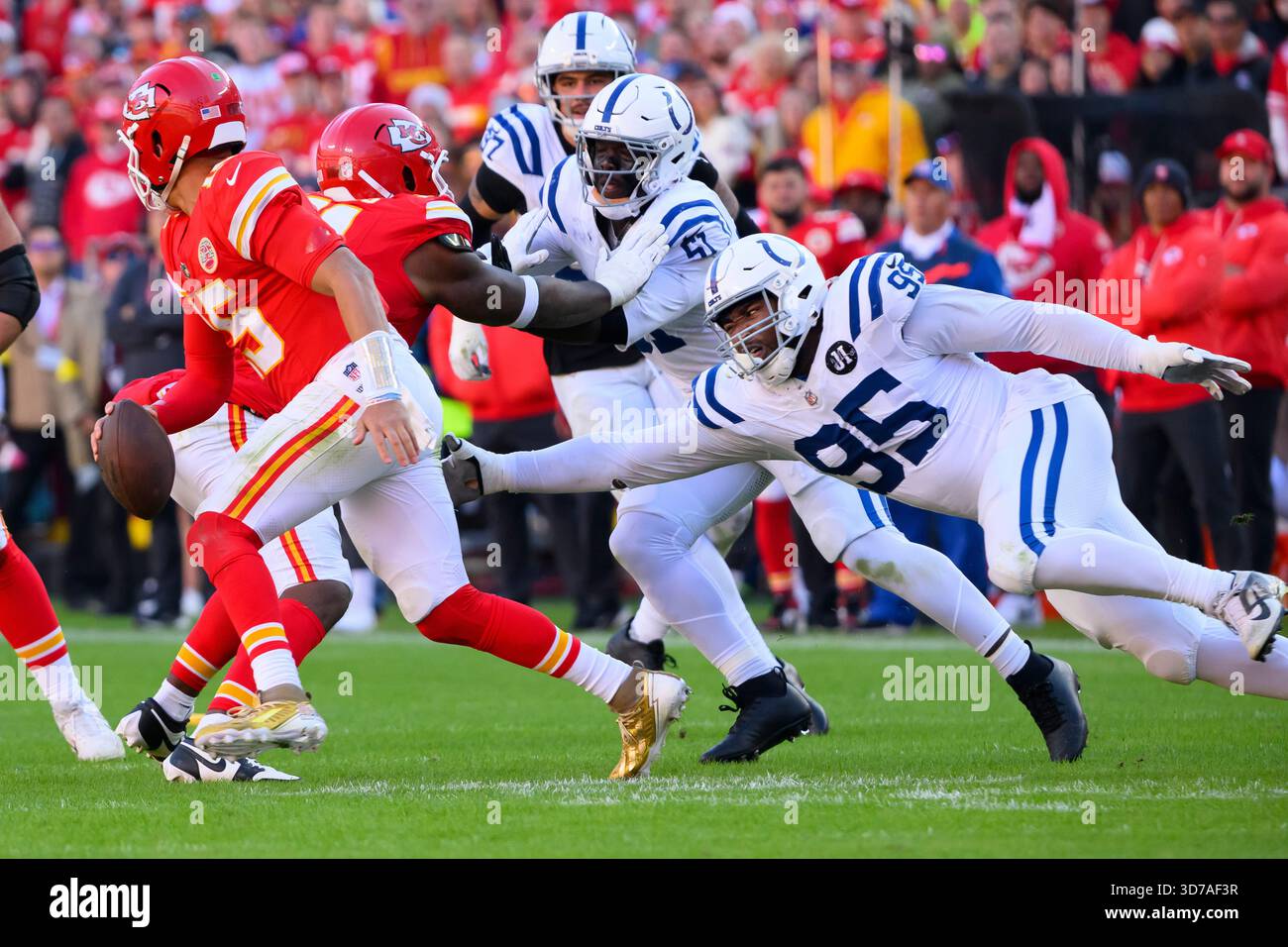 Indianapolis Colts defensive tackle Adetomiwa Adebawore (95) tries to ...