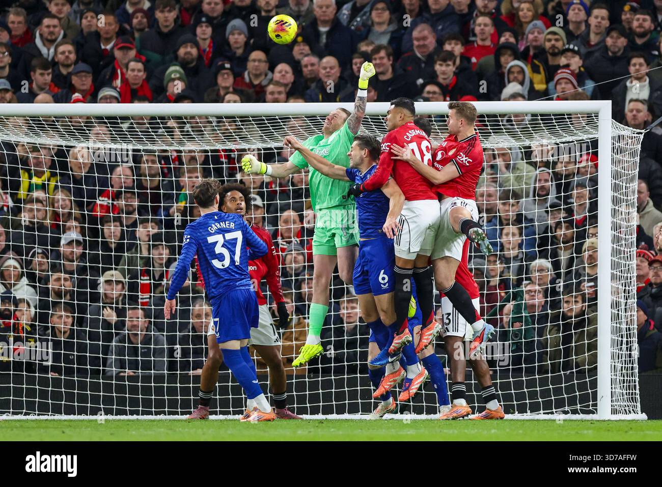 Everton goalkeeper Jordan Pickford (1) punches clear during the ...