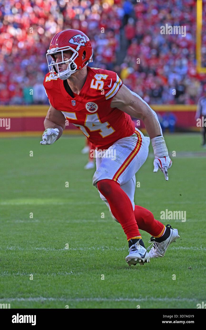 Kansas City Chiefs Linebacker Leo Chenal 54 Rushes Across The Line Of