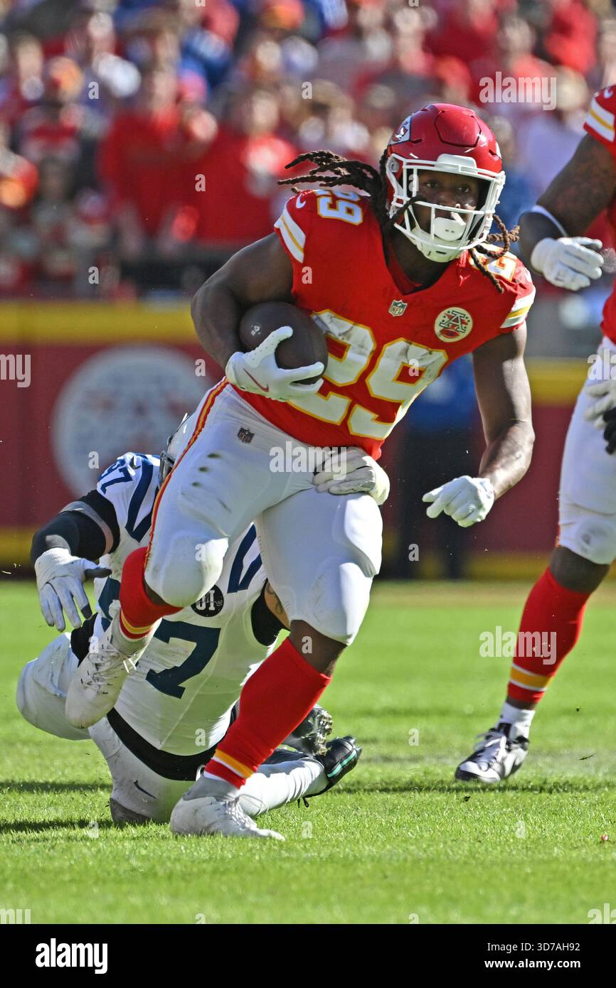 Kansas City Chiefs running back Kareem Hunt (29) runs up field during ...