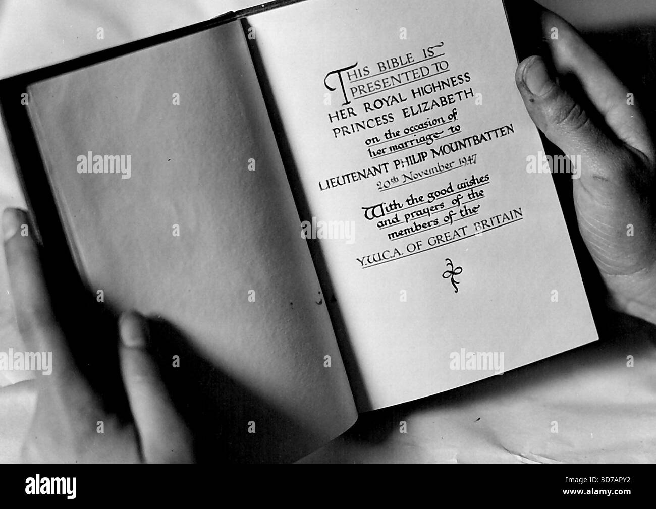 Bible -- Wedding Present For Princess Elizabeth -- The special ...