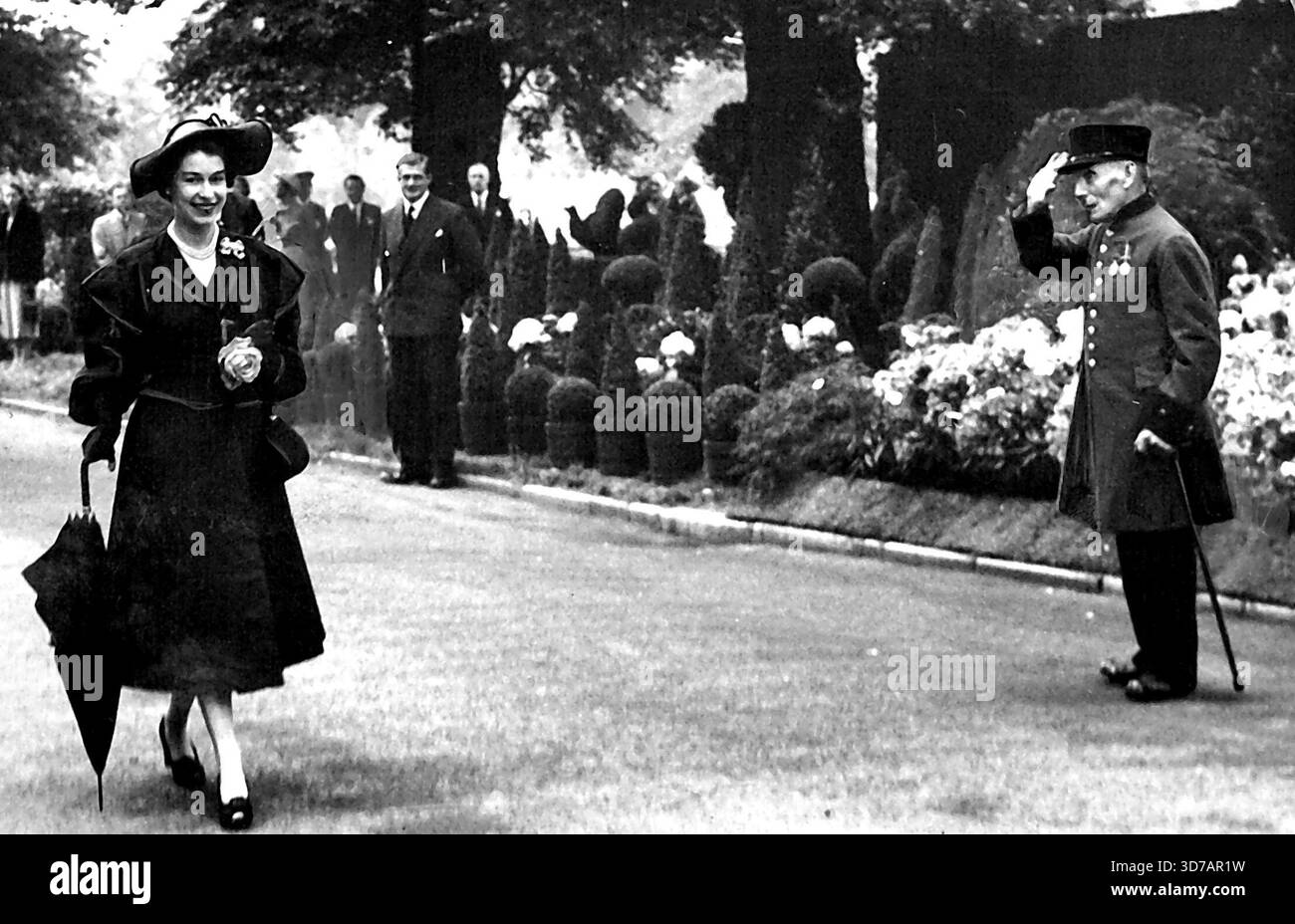 The Queen and Queen mother at Chelsea flower show -- A Chelsea ...