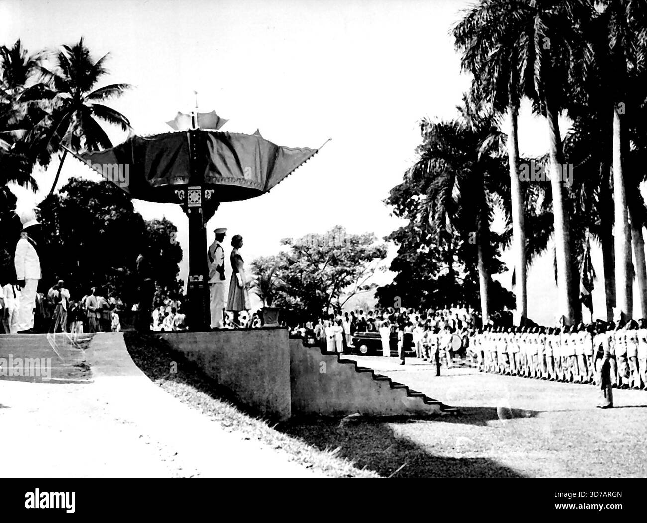 The Royal Visit To Kandy -- Queen Elizabeth and the Duck of Edinburgh ...