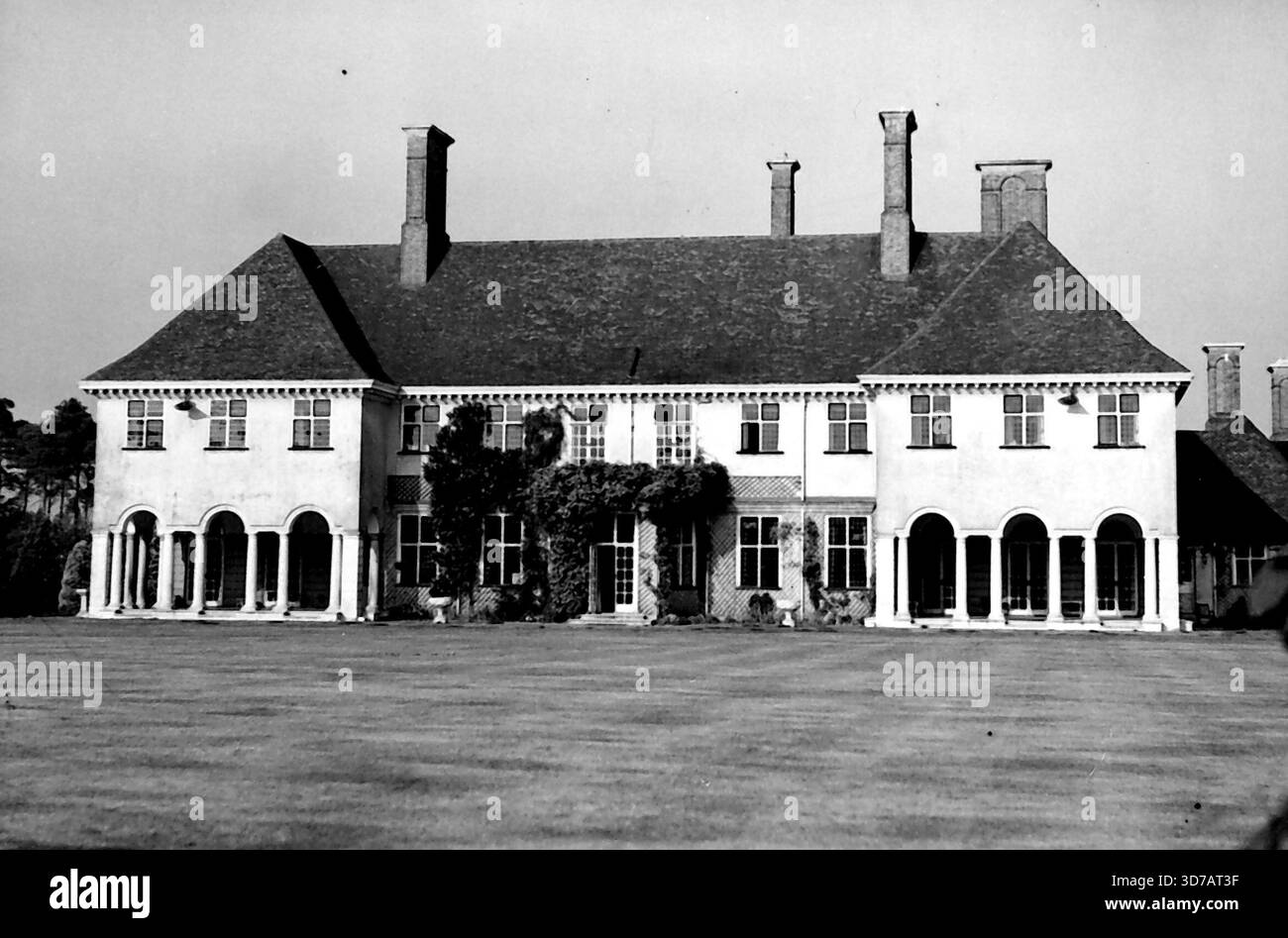 Windlesham moor Black and White Stock Photos & Images - Alamy